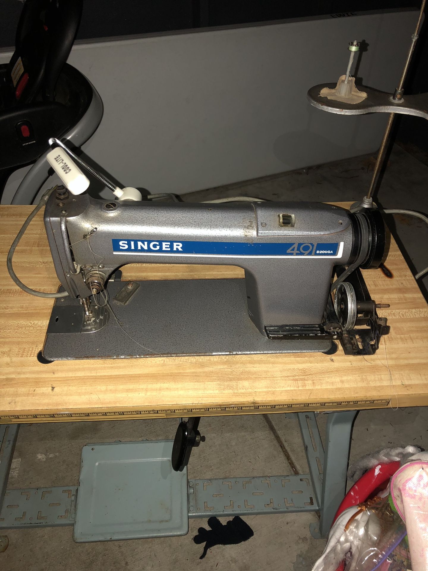 Singer 491 sewing machine for Sale in Concord, CA - OfferUp