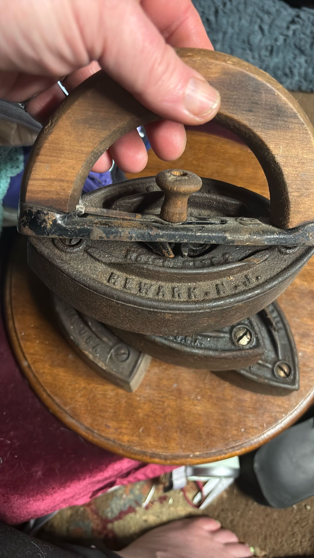 Vintage Sad Irons W/handle for Sale in Lacey, WA - OfferUp