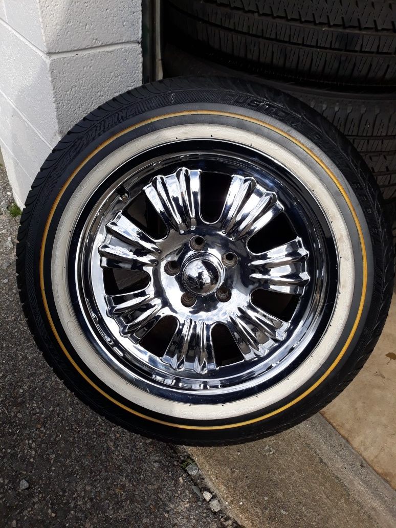 17" chrome rims 5 x 114.3 (vogue tire) for Sale in Norfolk, VA - OfferUp