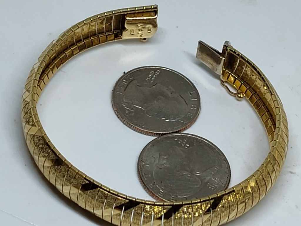 14k 26 Grams Mesh Bangle Style Bracelet for Sale in Tacoma, WA - OfferUp