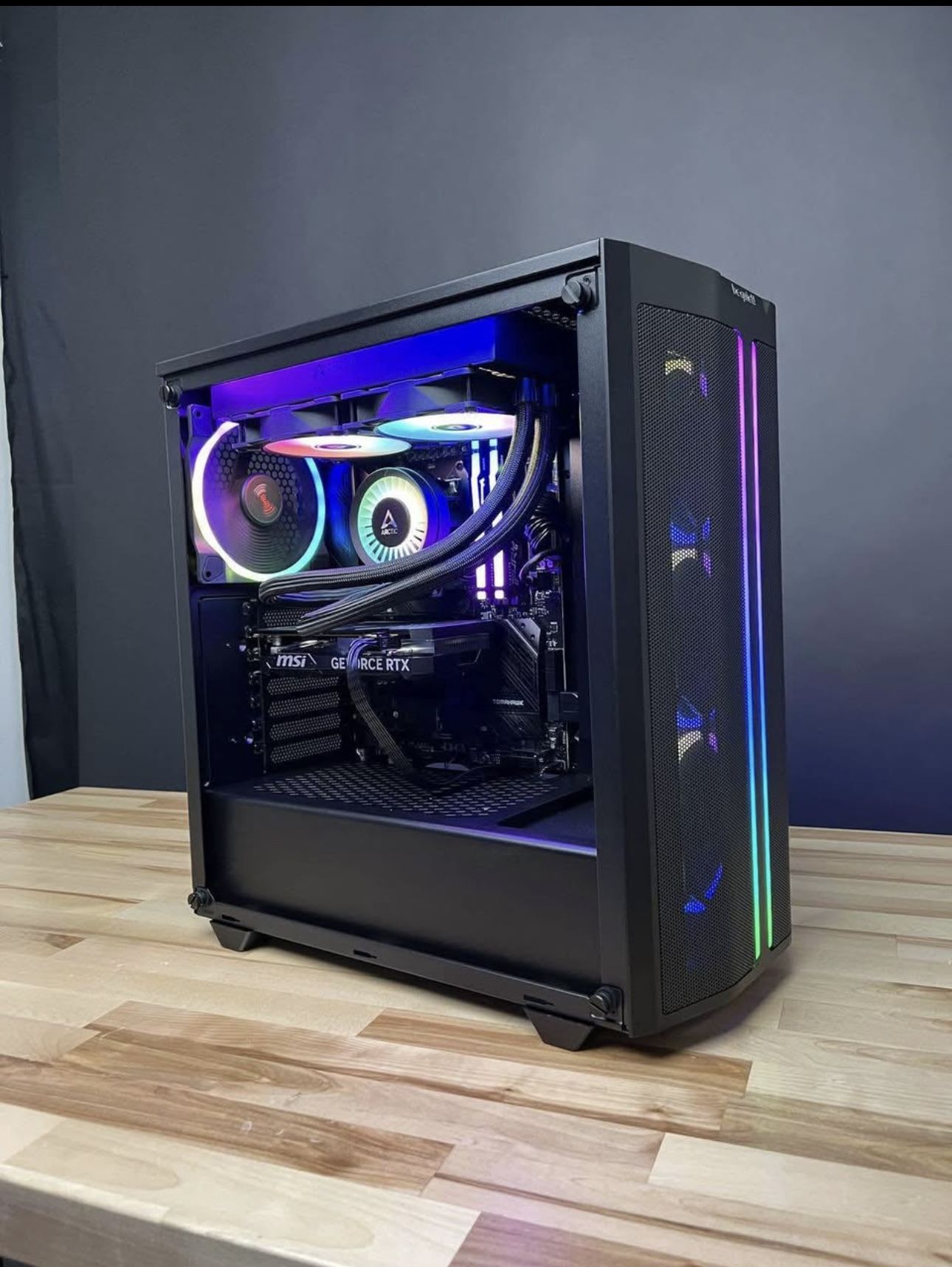 Selling Gaming PC brand new bought it two months ago but barely even ...