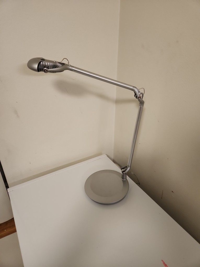 Humanscale Element Led Desk Task Lamp for Sale in Portland, OR - OfferUp