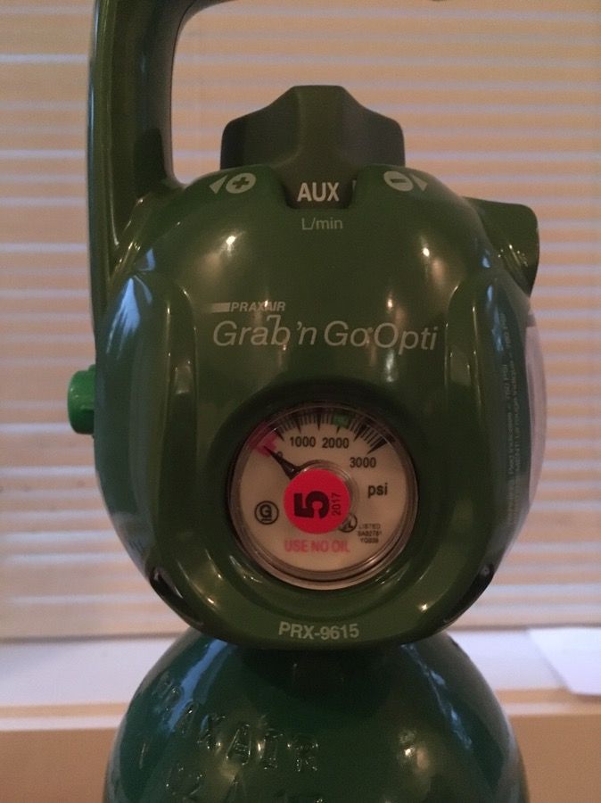 Authentic Praxair Grab'n'Go Opti Oxygen tank for Sale in Roy, WA - OfferUp