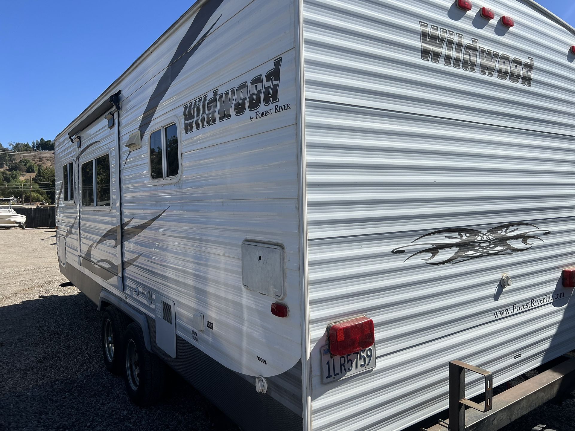 2010 21 Foot Travel Trailer Dual Axle Willwood for Sale in San Diego ...