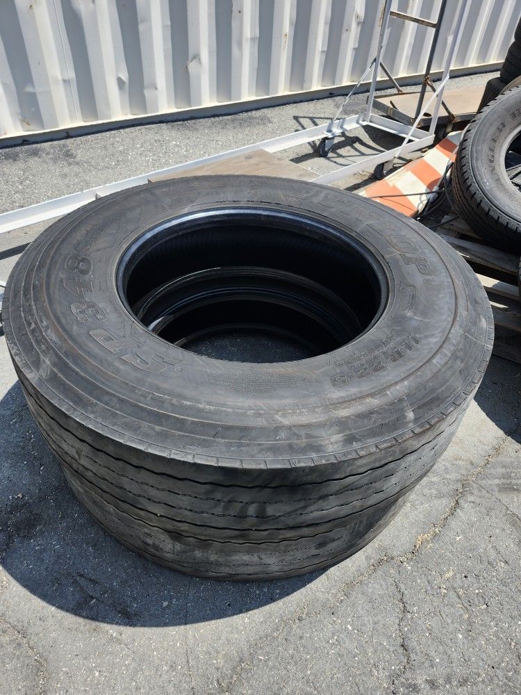 2 Used Bus Tires 11R 22.5 for Sale in City Of Industry, CA - OfferUp