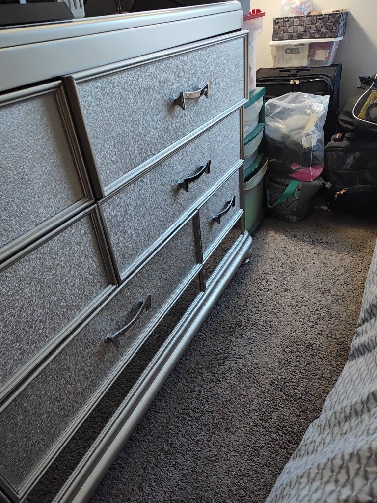 NEED GONE TODAY! 7 Drawer Coralayne Dresser And Mirror Set- for Sale in ...