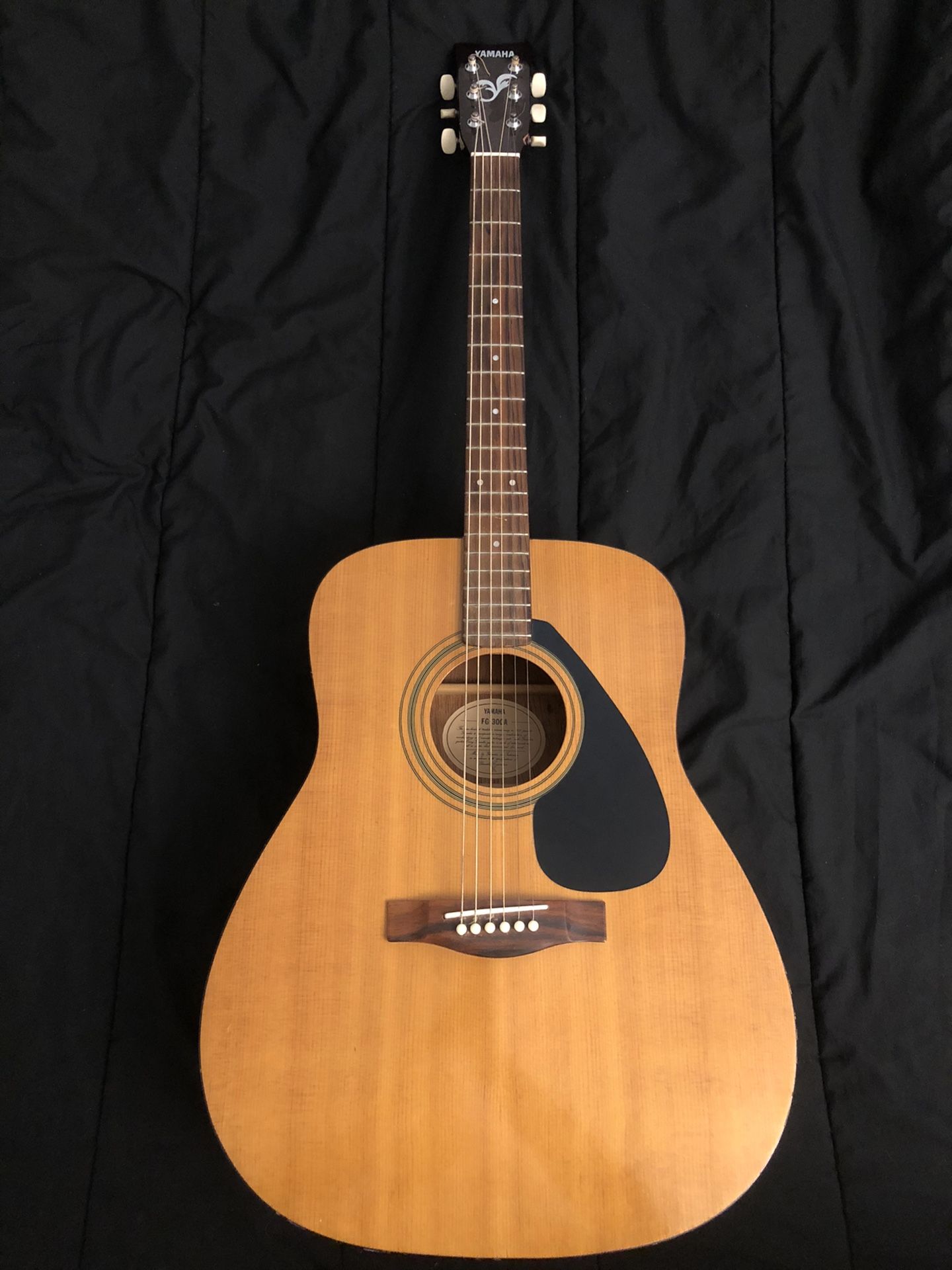 Yamaha FG 300A Acoustic 6 strings guitar for Sale in Glendale, AZ - OfferUp