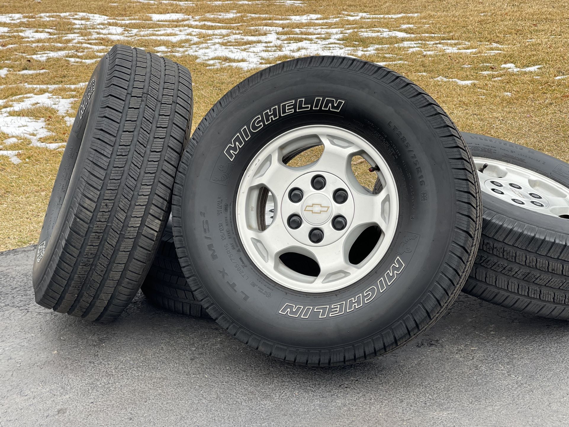 Silver 16” Chevy Silverado Wheels 6 Lug Rims Tahoe 33” Michelin Tires ...