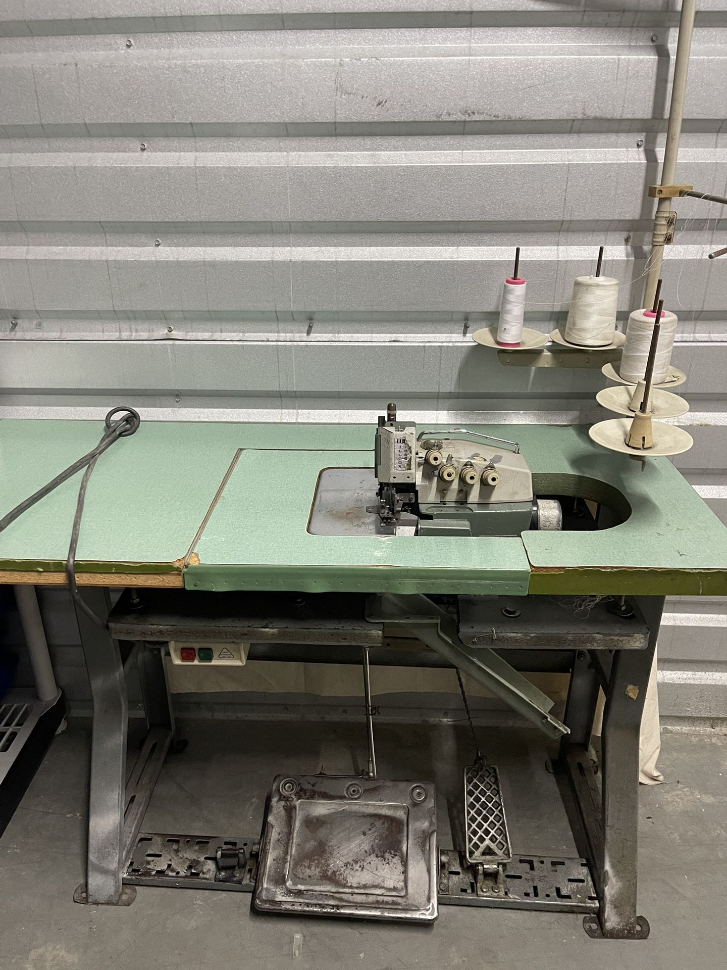 5 thread Industrial Overlock Willcox & Gibbs Sewing Machine 5 thread ...