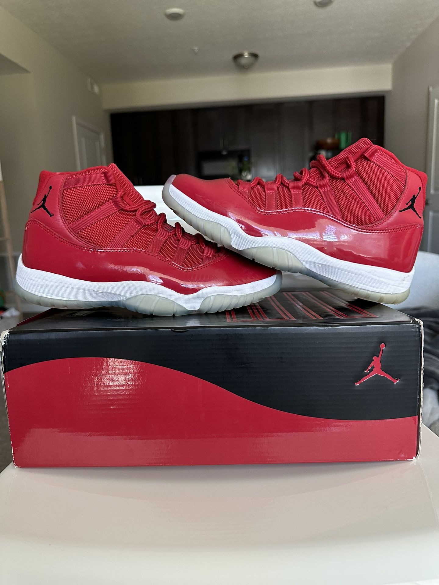 Jordan 11 Win Like 96 Size 8 for Sale in Columbus, OH - OfferUp