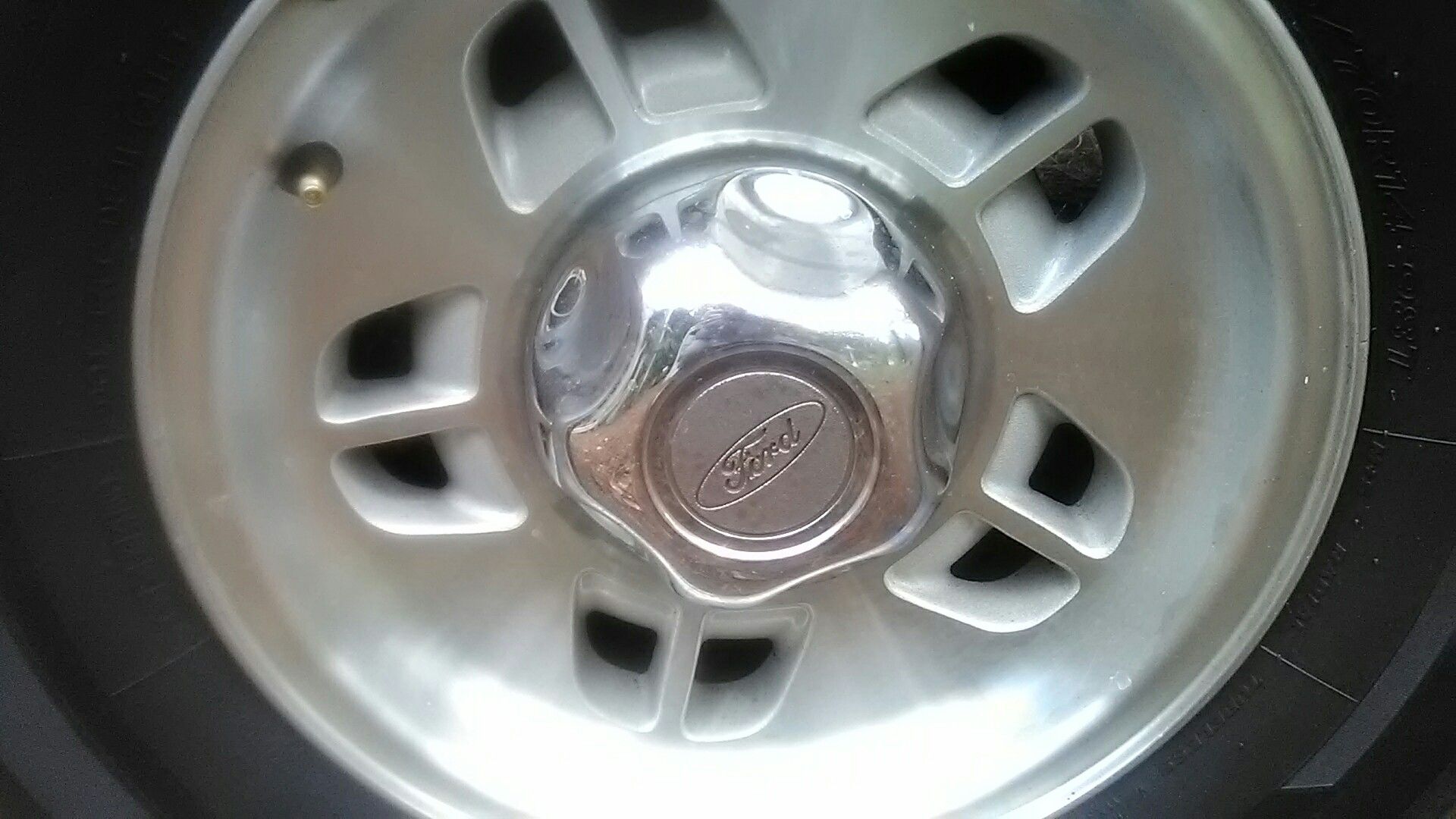 14' rims 95/96 Ford ranger set of 4 tires on they are free rims only ...