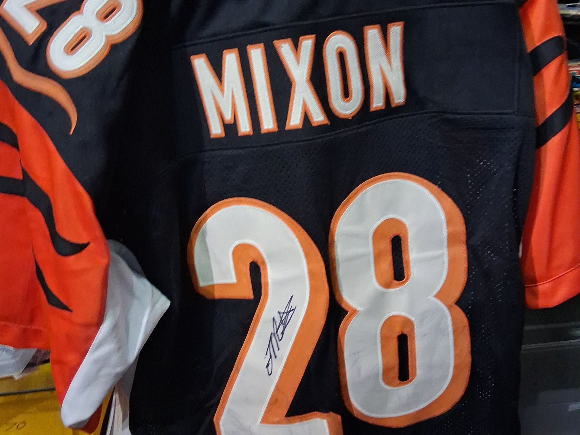 JOE MIXON autograph jersey for Sale in San Antonio, TX - OfferUp