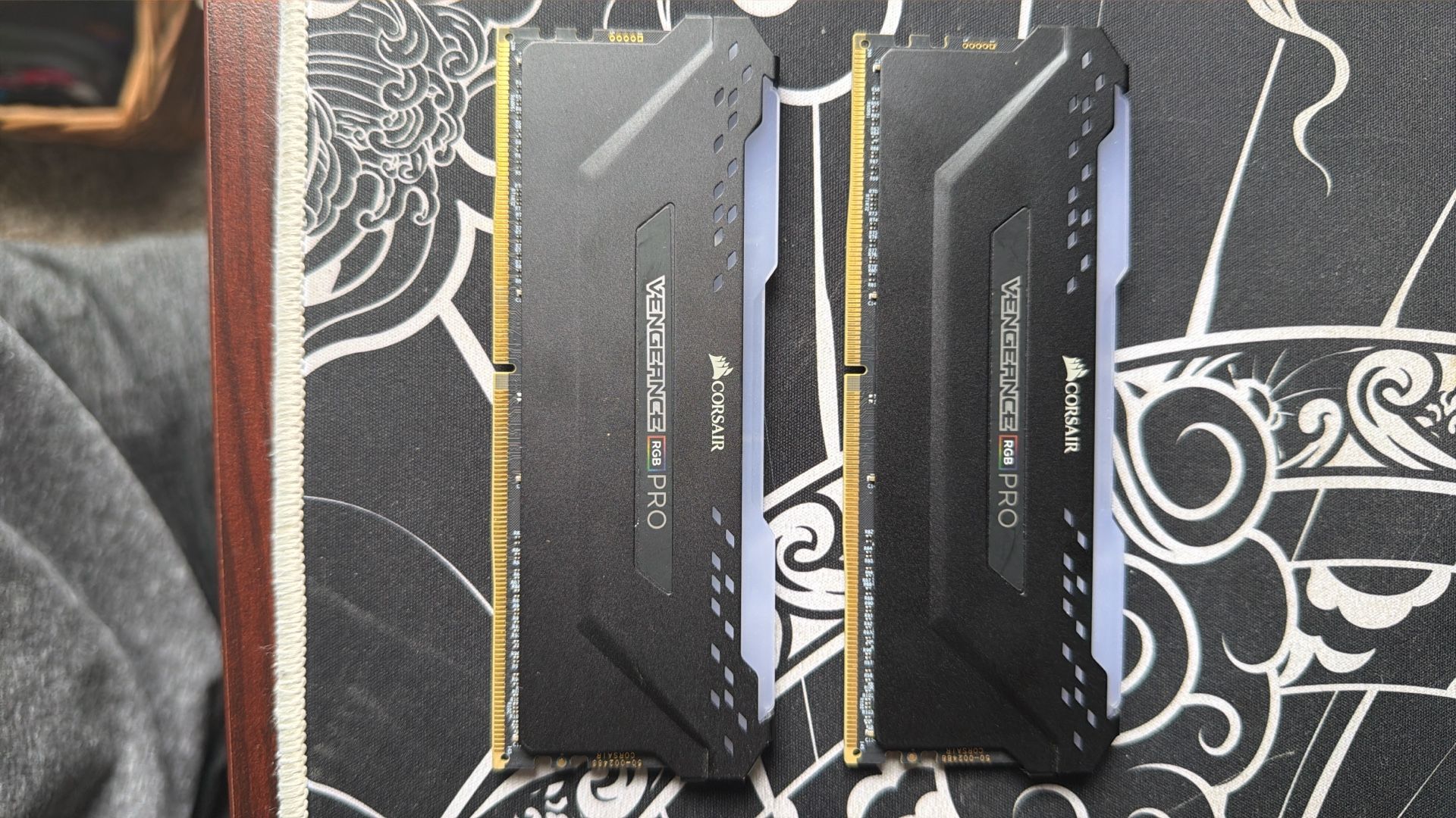 Vengeance RGB DDR4 Pro 32gb (2x16) RAM for Sale in Riverside, CA - OfferUp