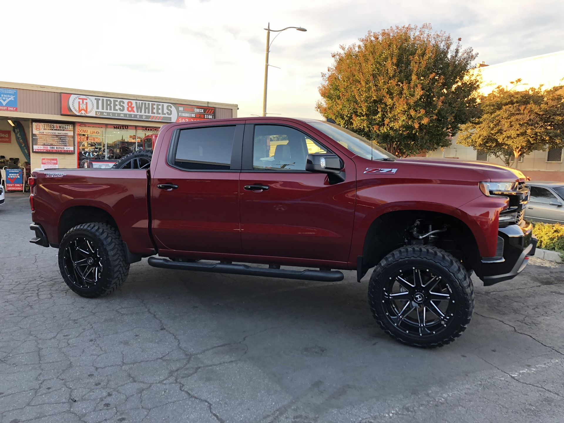 Chevy Trucks With Lift Kits Mudding