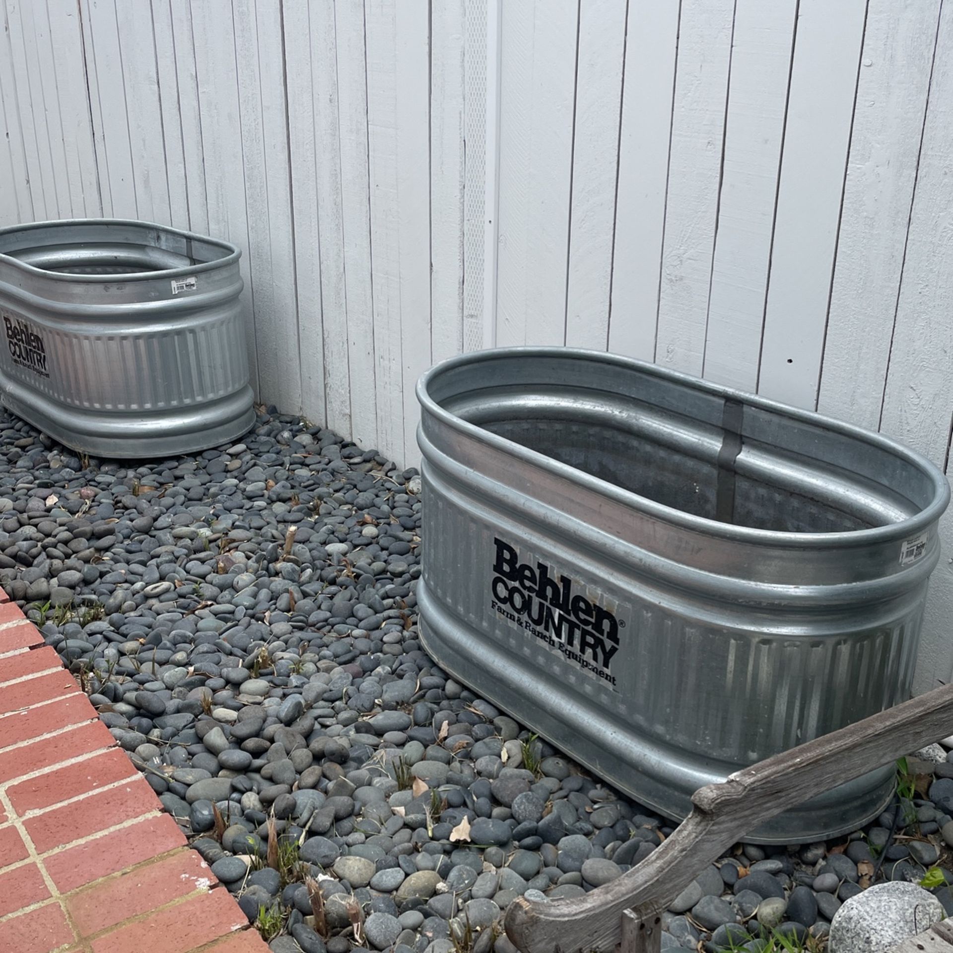 Behlen GALVANIZED 224 Round In Stock Tank, 103 Gallons for Sale in ...