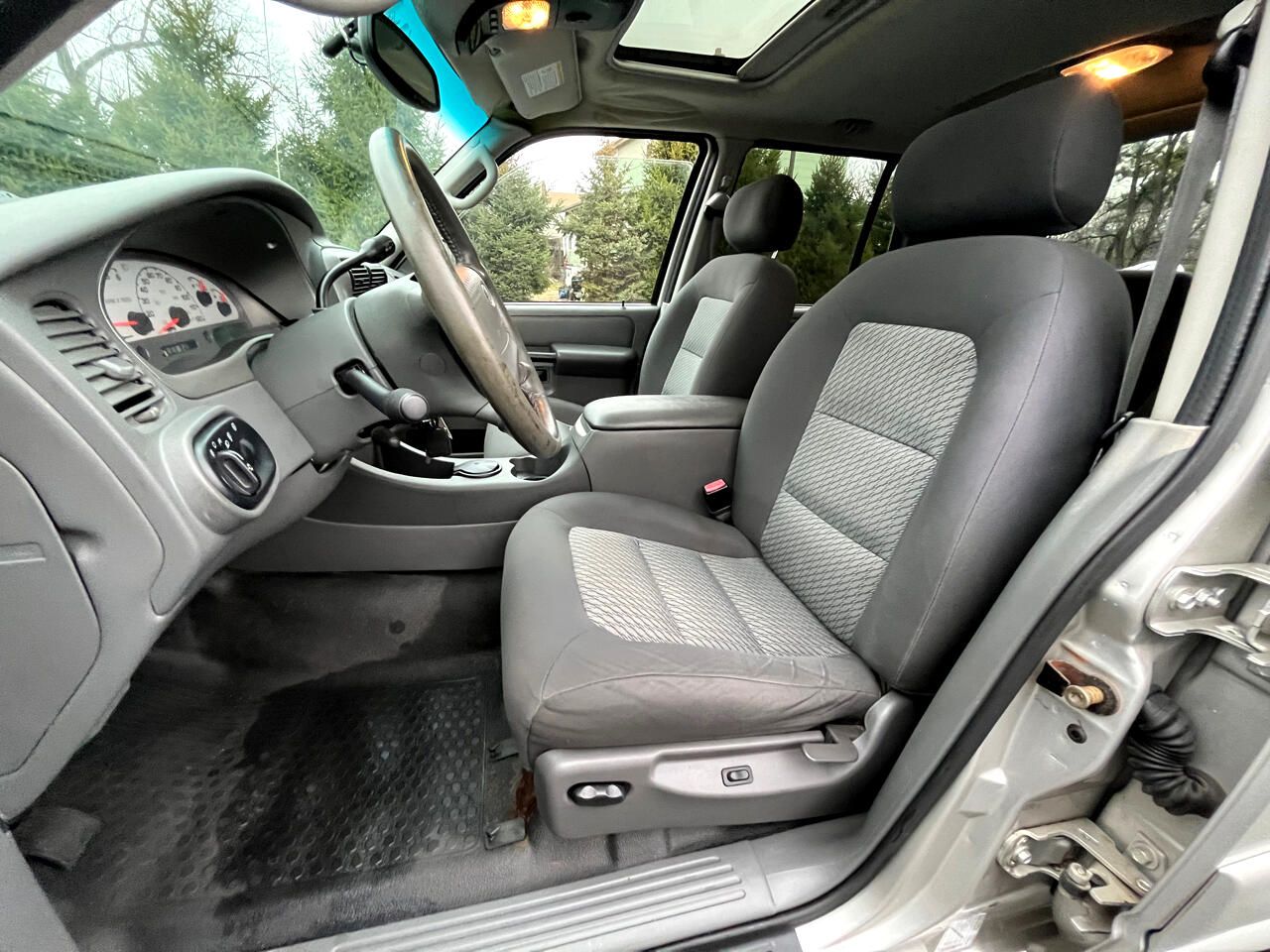 2003 Ford Explorer Sport Trac Interior