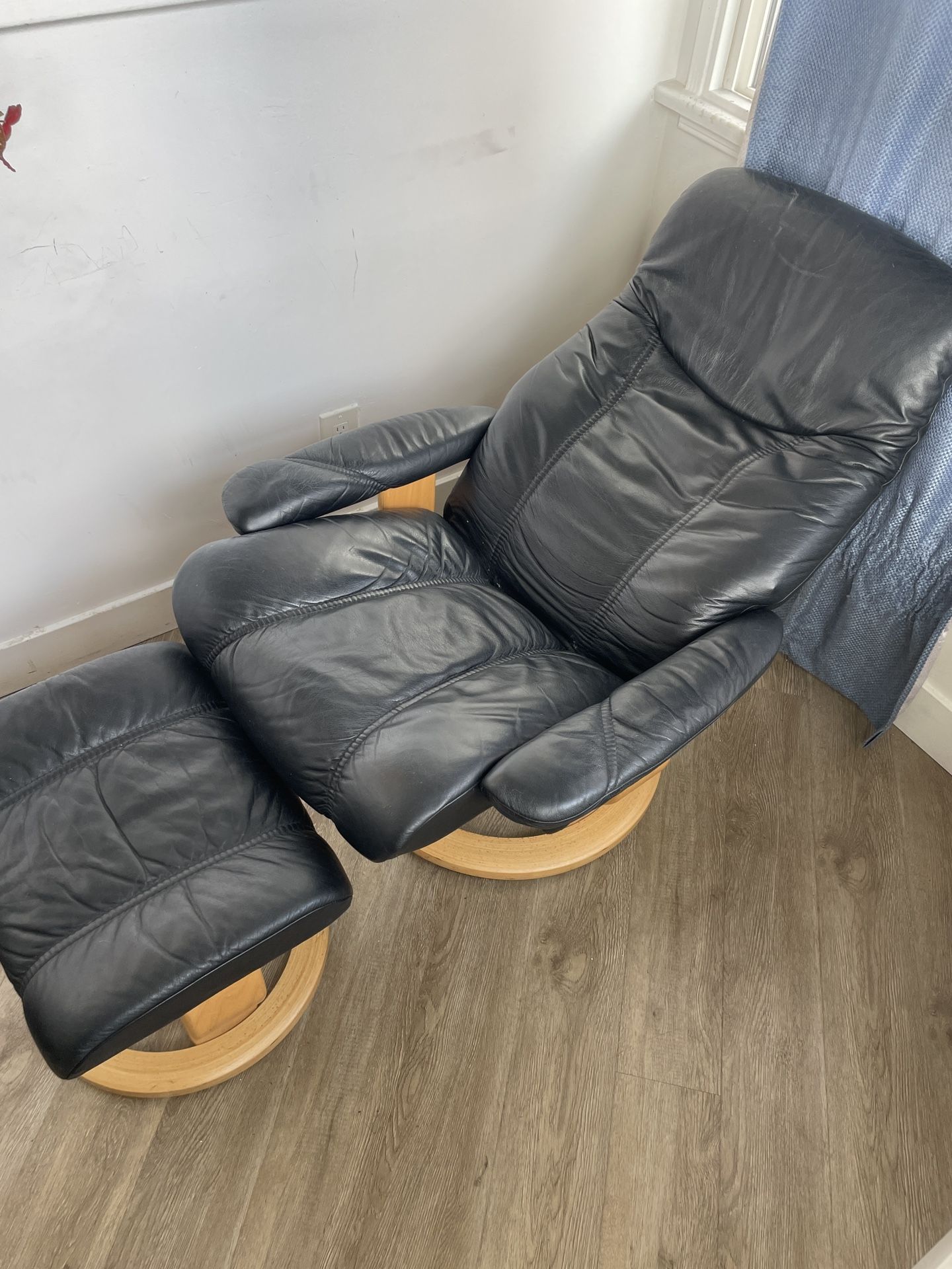 MCM Norwegian Stressless Ekornes Lounge Chair for Sale in Los Angeles ...