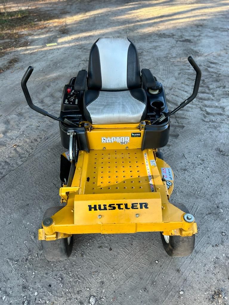 2017 hustler sd 36" deck zero turn mower for Sale in Astatula, FL - OfferUp