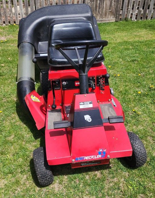 TORO RIDING LAWN MOWER for Sale in Ingleside, IL - OfferUp