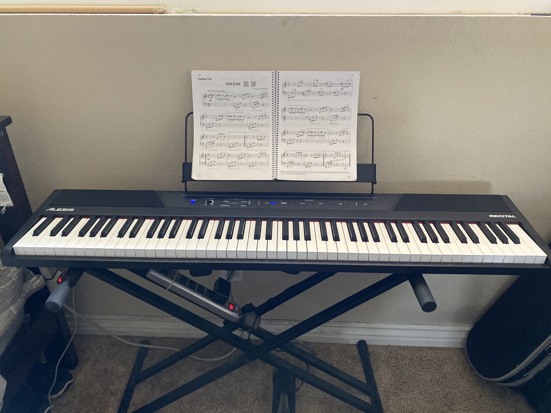 Alesis Recital 88 Key Beginner Piano! for Sale in Chula Vista, CA - OfferUp