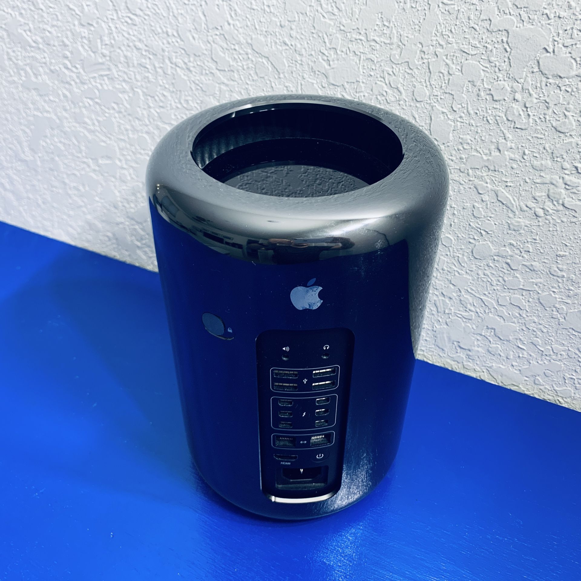 Mac Pro - 3.5GHz Xeon 6 Core 64GB 1TB SSD - 2xAMD FirePro D500 3GB Each ...