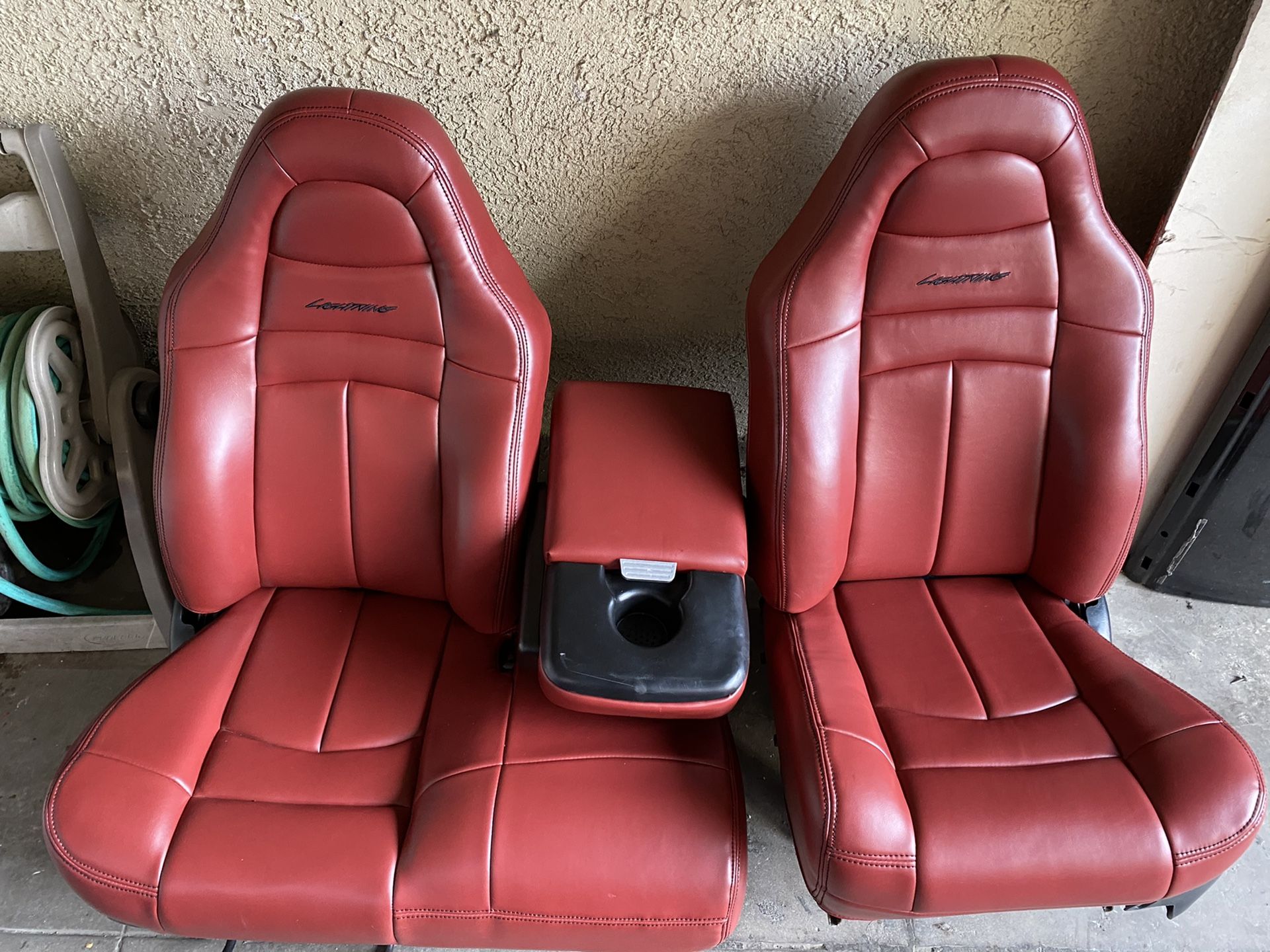Ford Lightning Seats 1999-2004 for Sale in Los Angeles, CA - OfferUp