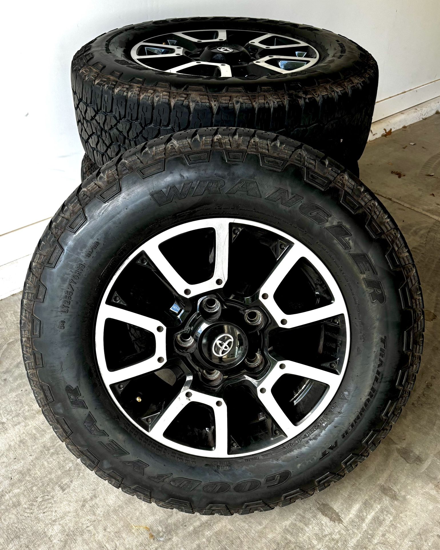265 70R18 Goodyear Trailrunner AT & OEM Tundra Wheels for Sale in ...