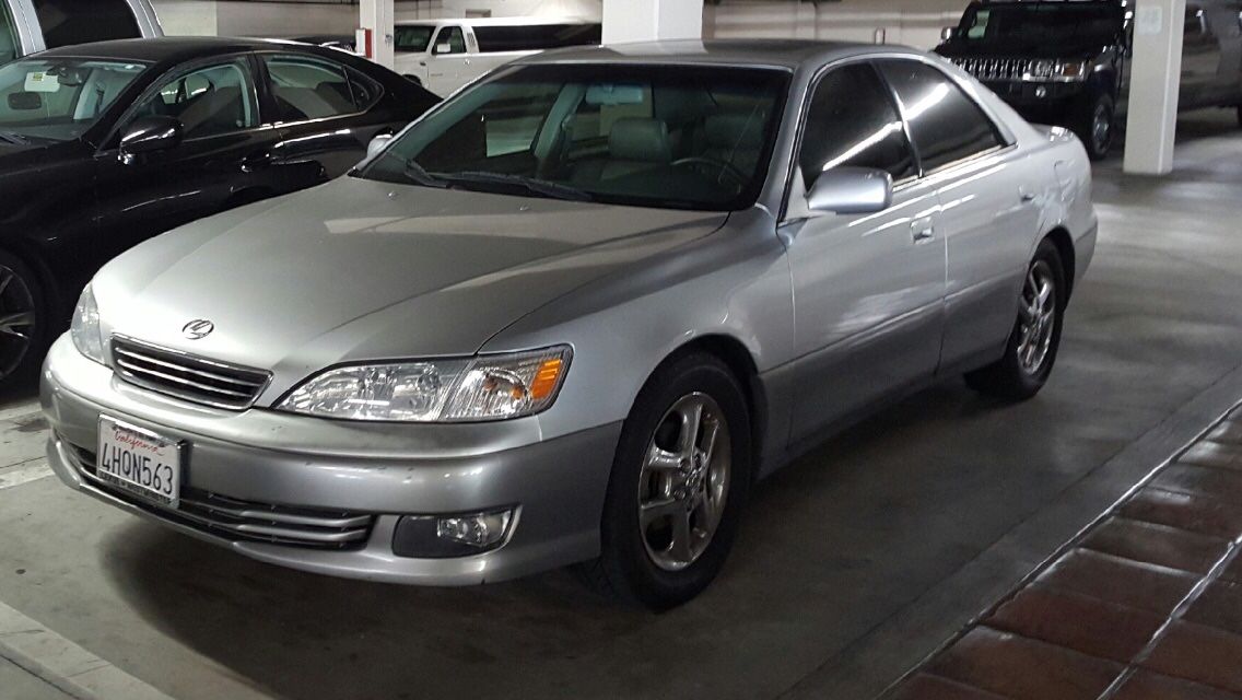 2000 Lexus ES 300 for Sale in Yorba Linda, CA - OfferUp