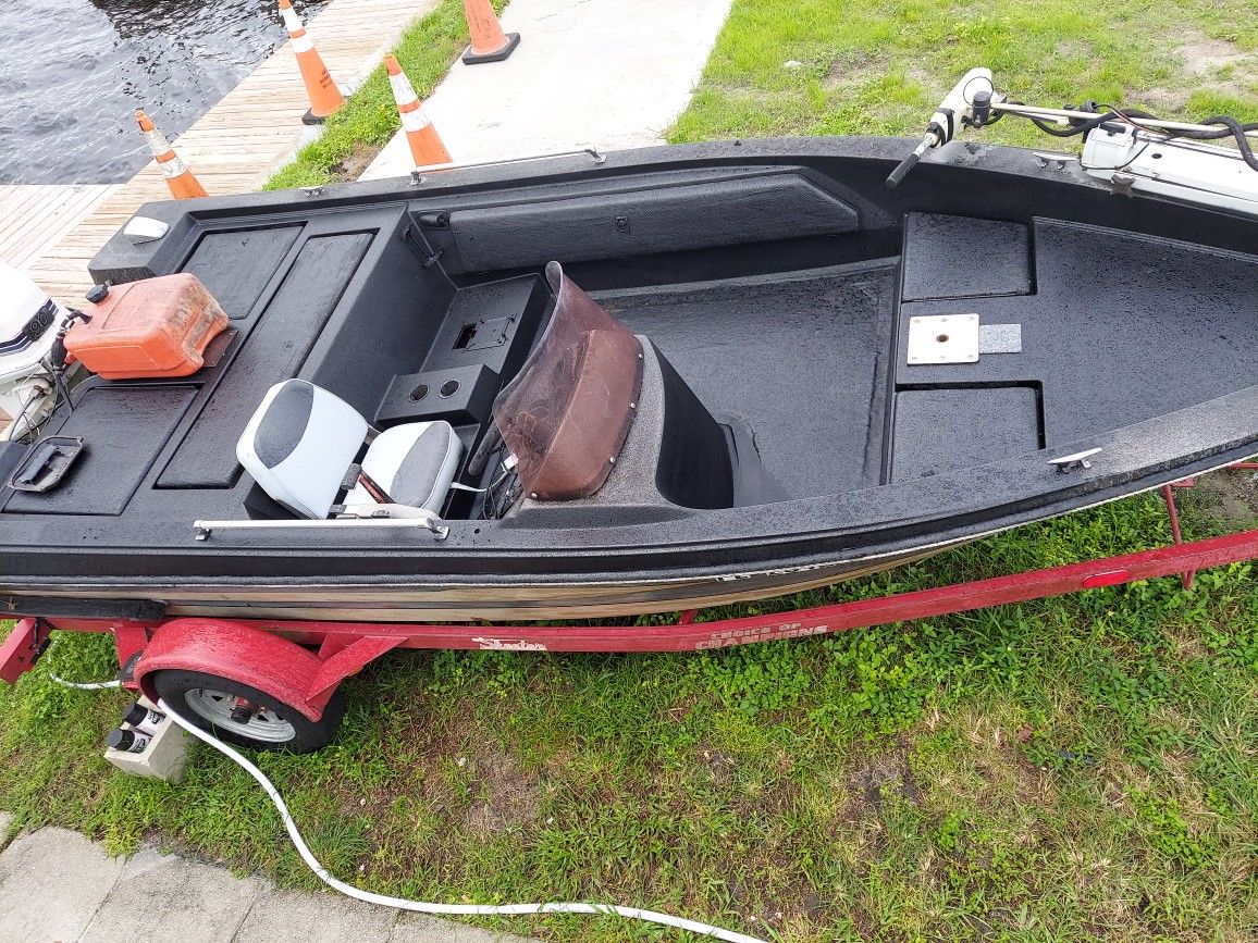 1986 Procraft 1540 Bass boat (with title) for Sale in Okeechobee, FL ...