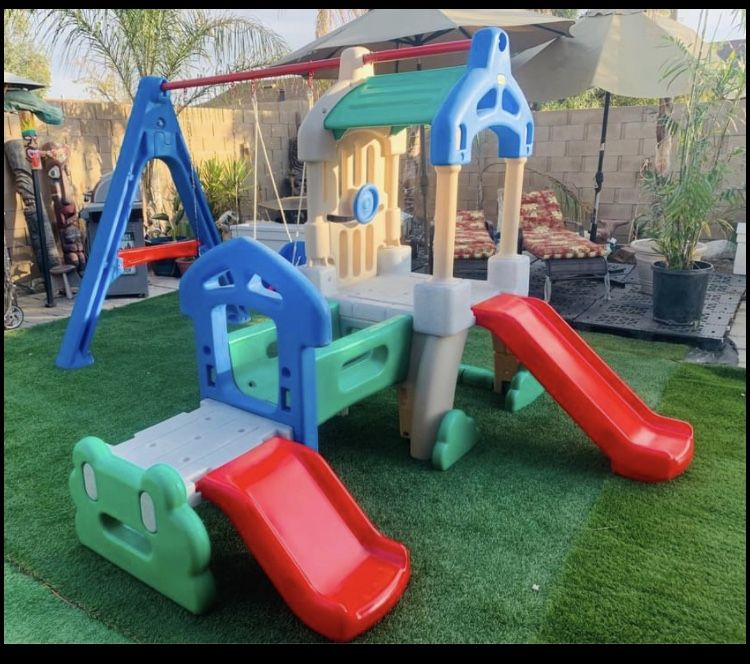 Little Tikes Double Slide Swing Set for Sale in Menifee, CA - OfferUp