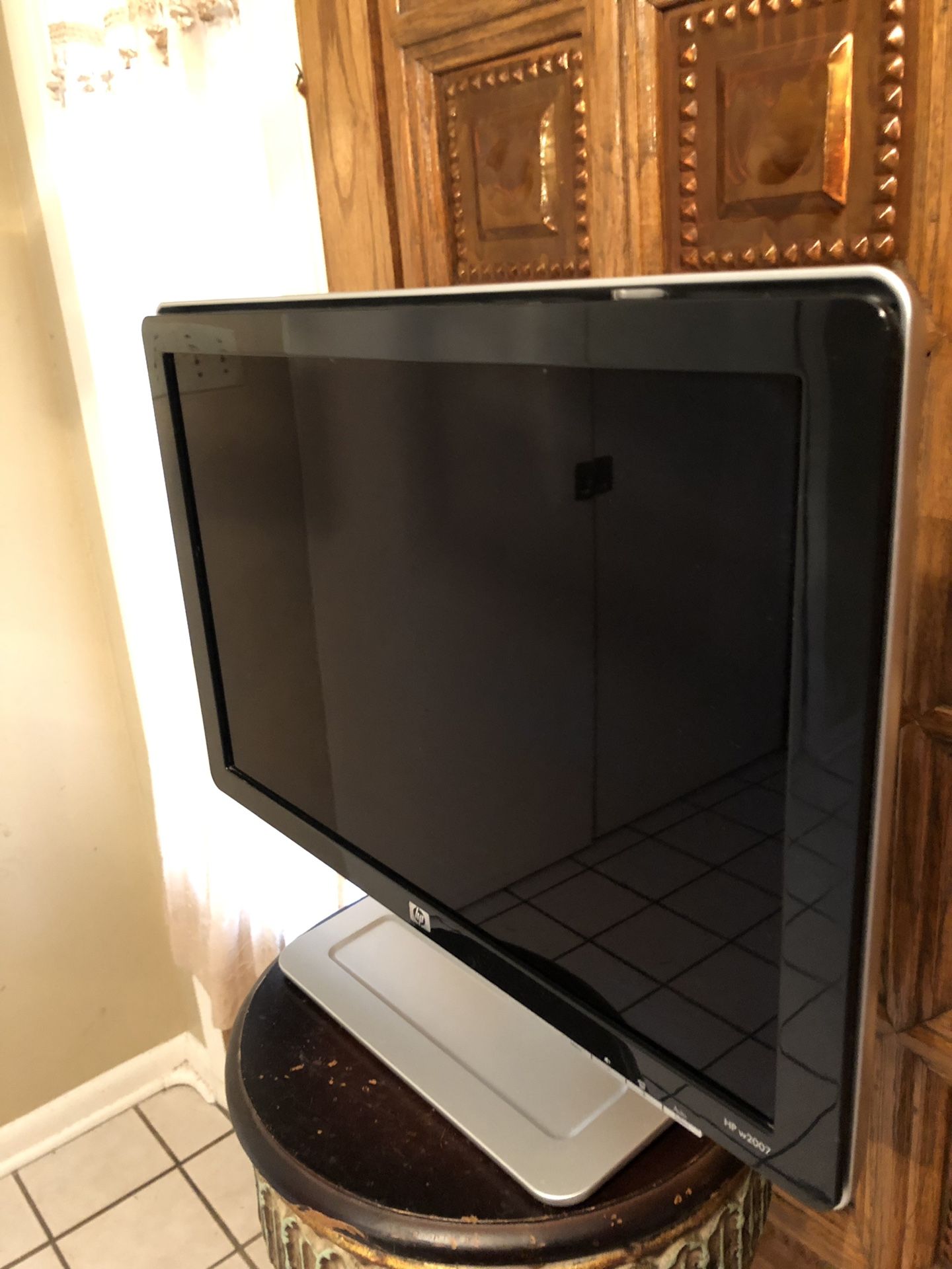 s HP W2007 20-inch Widescreen Flat Panel LCD Monitor for Sale in San ...