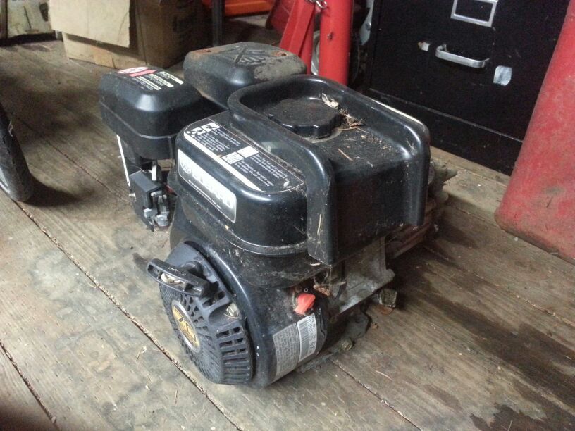 Subaru 7 hp horizontal shaft engine for Sale in Marysville, WA - OfferUp