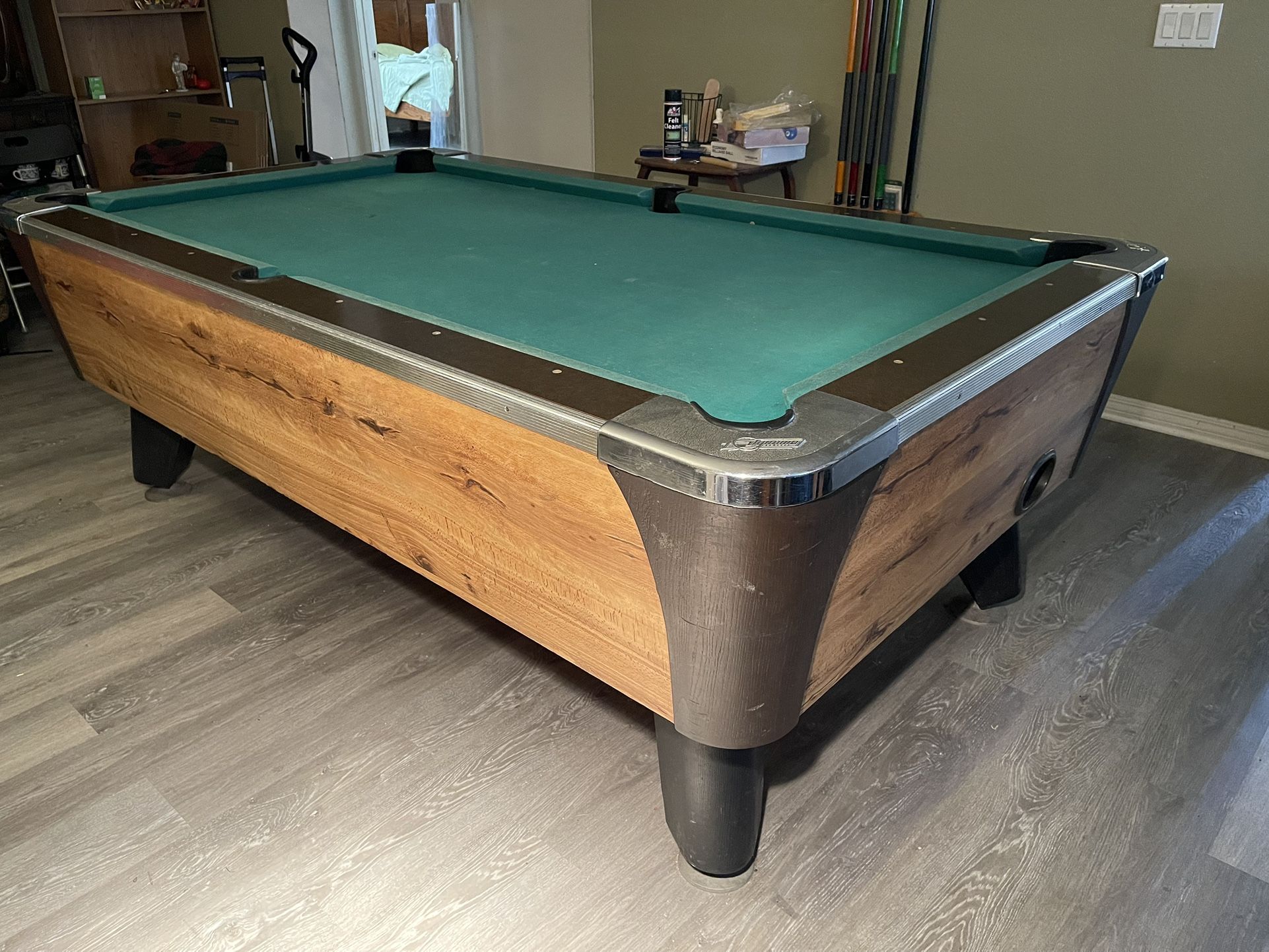 Dynamo Coin Op Pool Table for Sale in Bullhead City, AZ - OfferUp