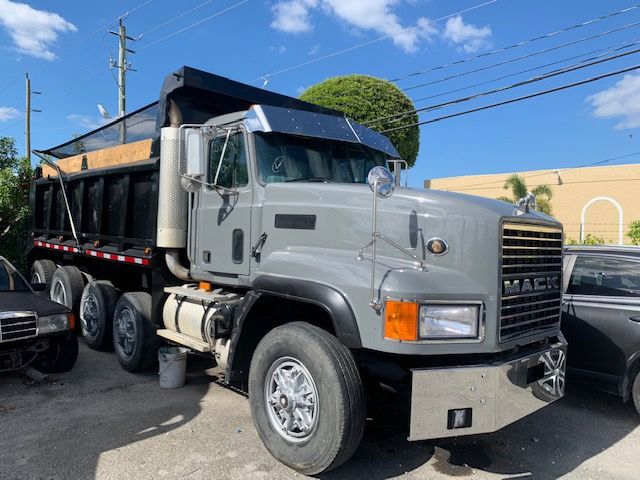 Mack Cl700 1999 dump truck for Sale in Hialeah, FL - OfferUp