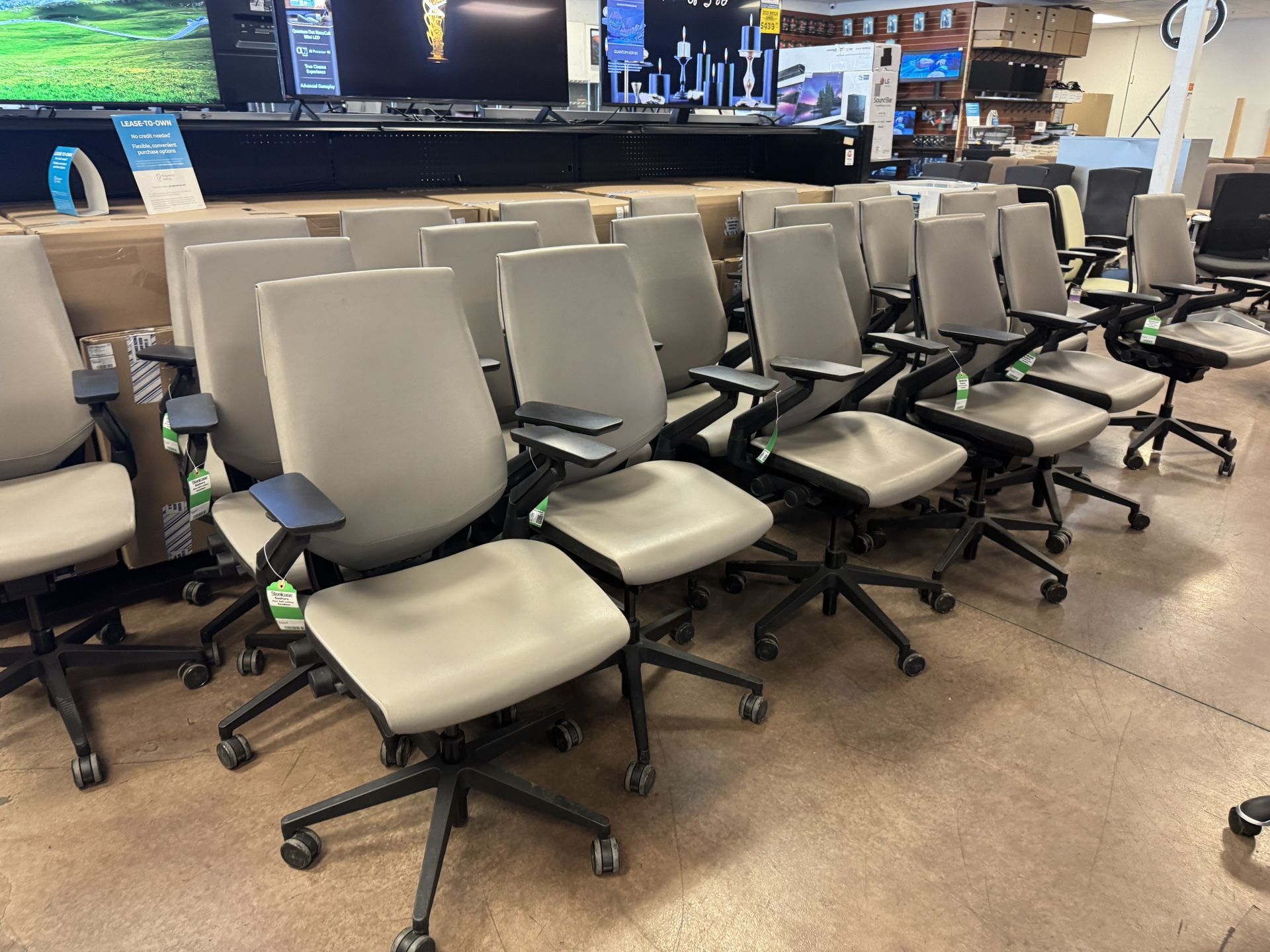 Steelcase Gesture Office Chair Gray Elmo Soft Leather for Sale in Las ...