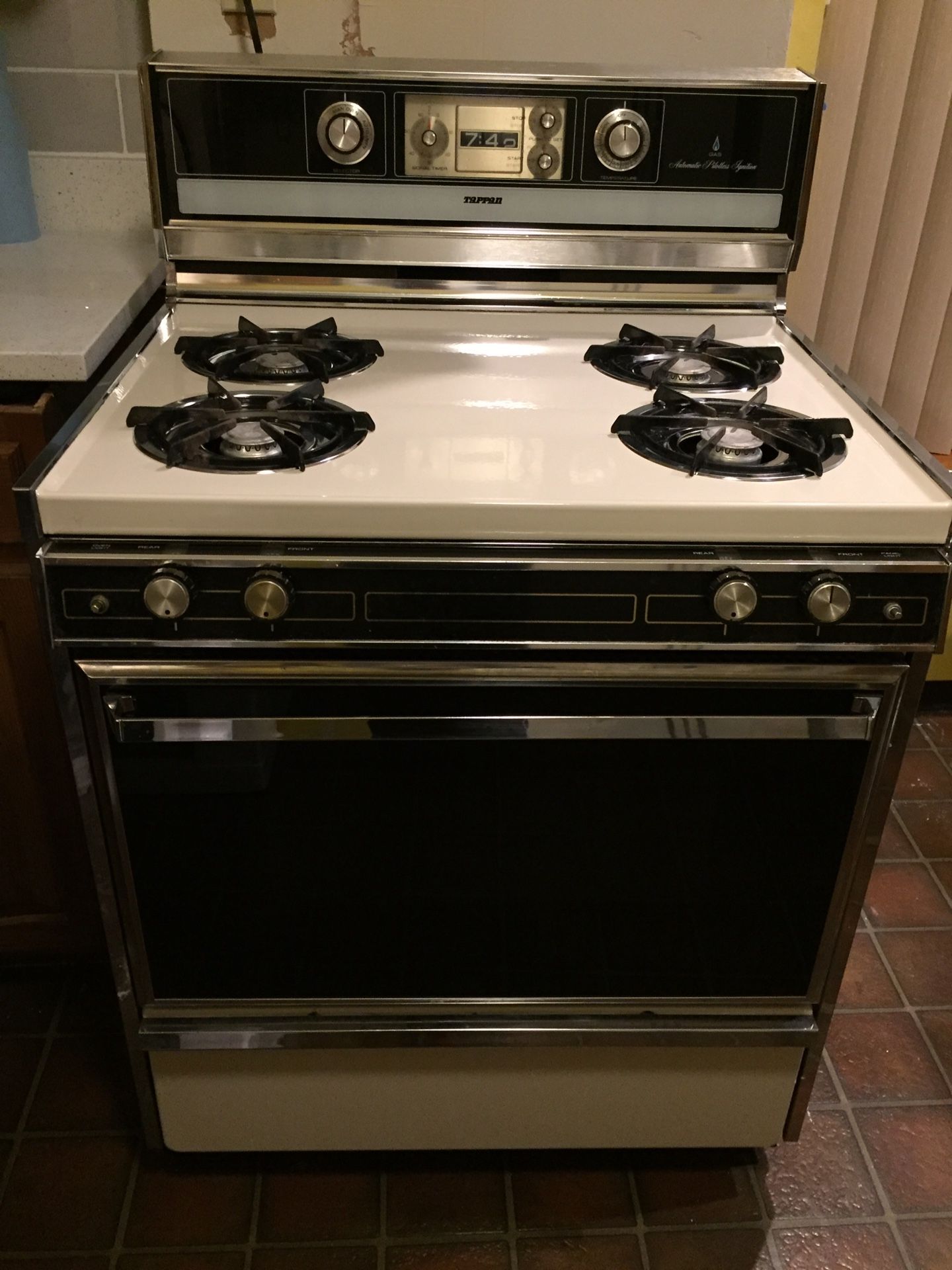 Tappan/GE Gas Stove and Side by Side Refrigerator for Sale in Chicago ...