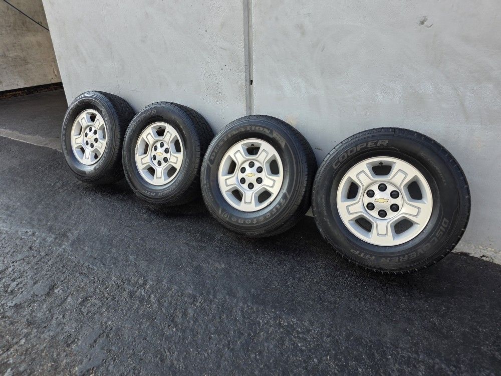 17" Chevy Tahoe/Silverado truck suv OEM rims for Sale in Orange, CA ...