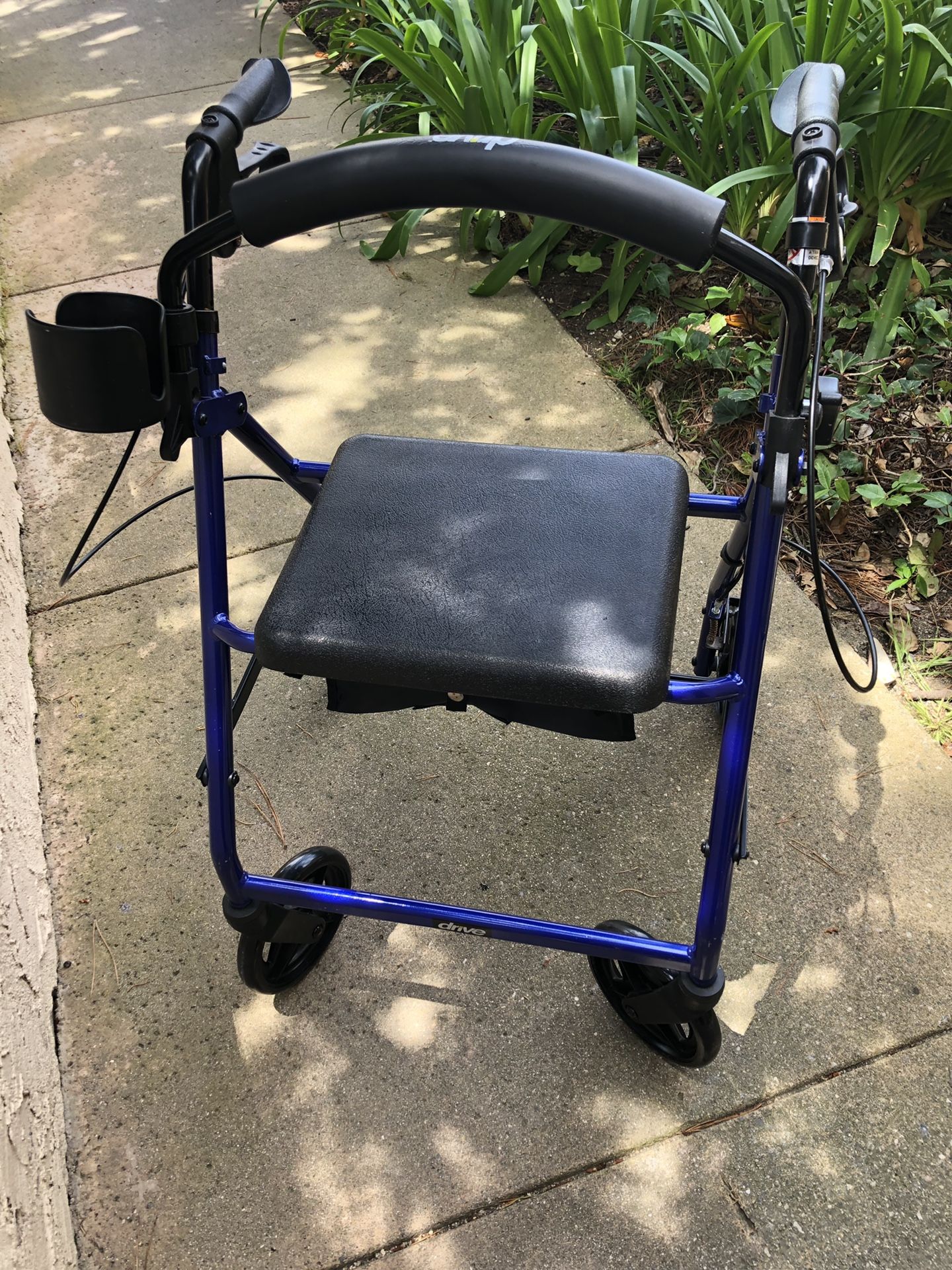 Drive Medical Duet Transport Chair/Rollator Walker with 6 inch wheels ...