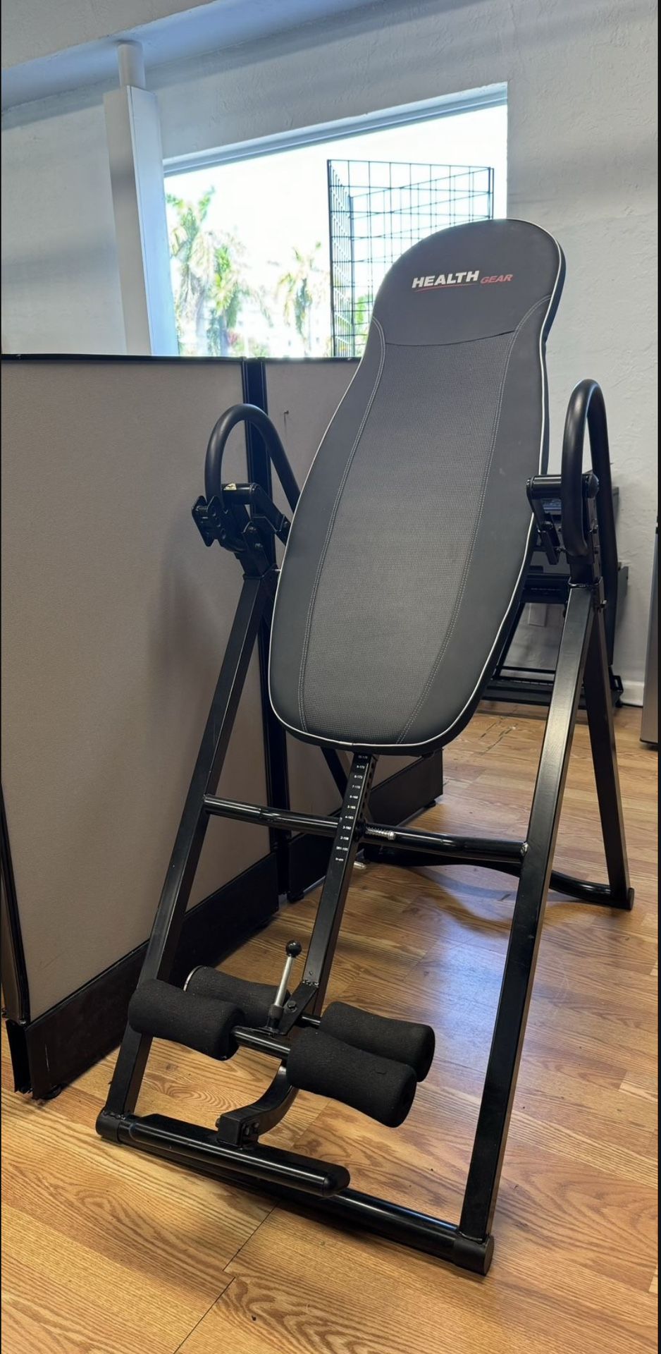 FREE inversion Table for Sale in Oakland Park, FL - OfferUp