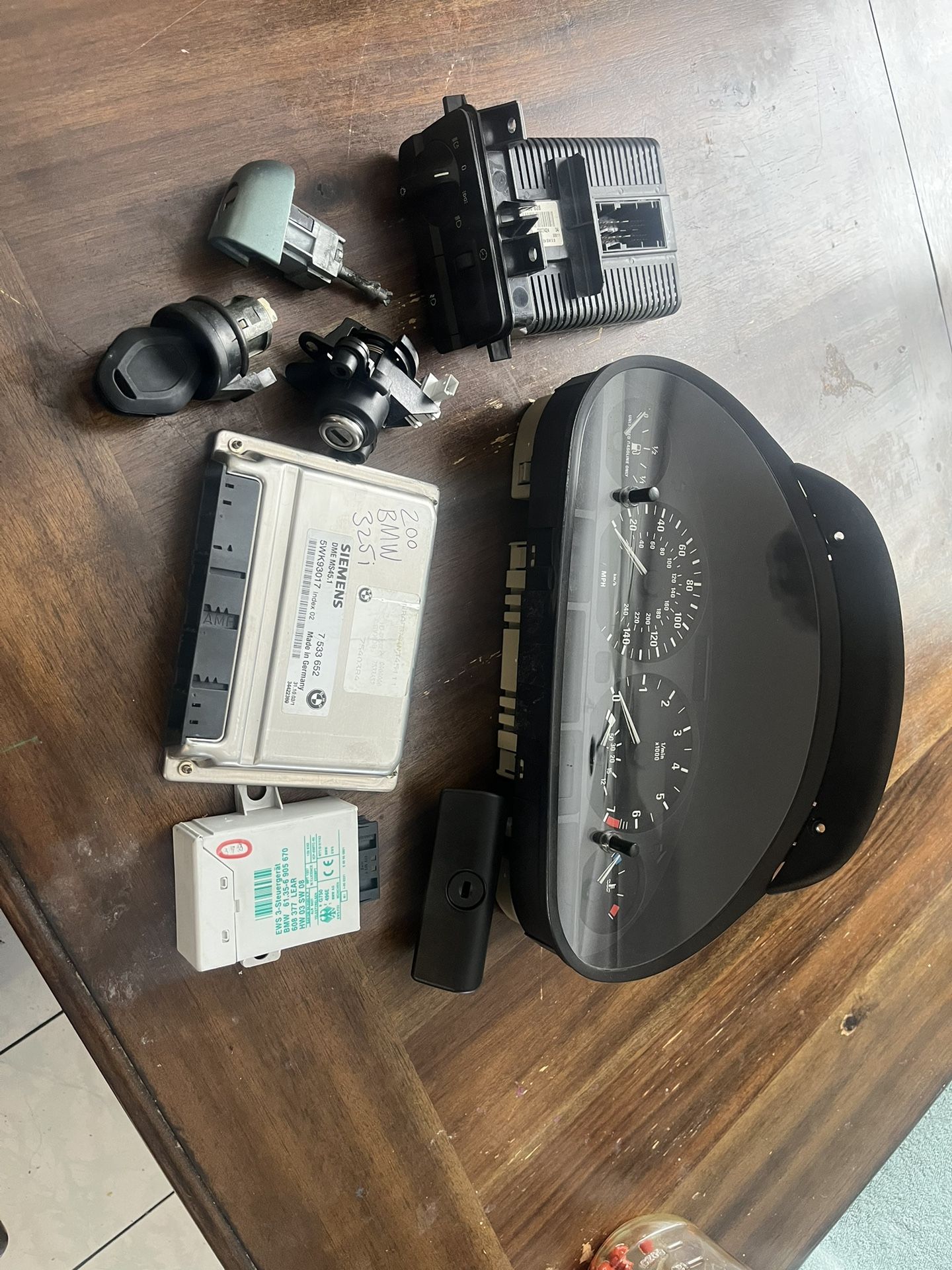 Bmw E46 Complete Key/ews/dme Swap for Sale in Phillips Ranch, CA - OfferUp