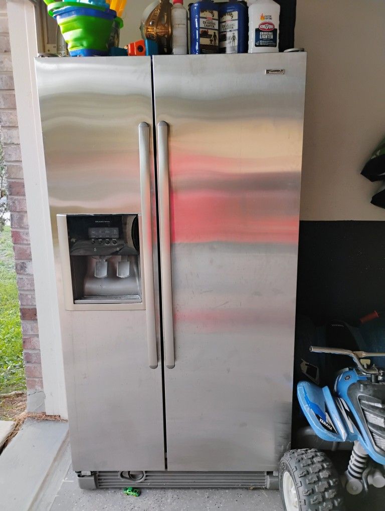 Kenmore Fridge Stainless Steel for Sale in San Antonio, TX - OfferUp