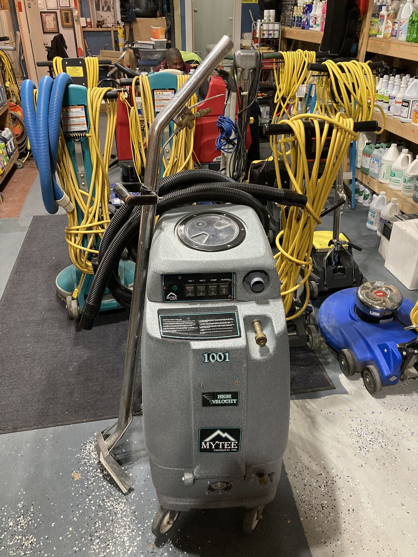 Carpet Shampoo Machine for Sale in Hyattsville, MD - OfferUp