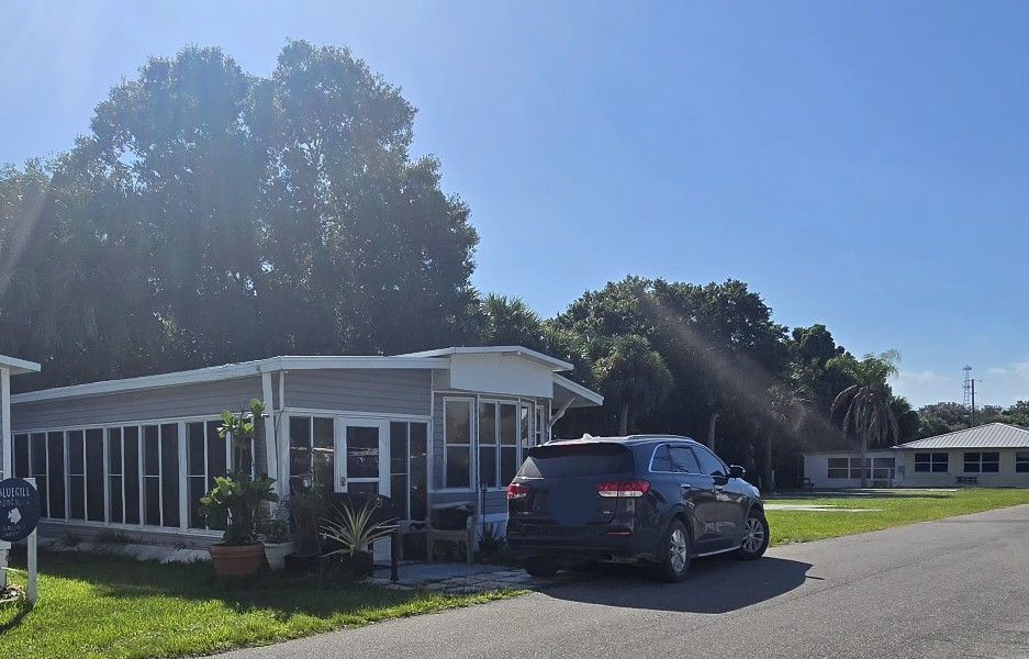 FOR SALE: 1987 Trophy Park Model Home – Lakeport, Florida for Sale in ...