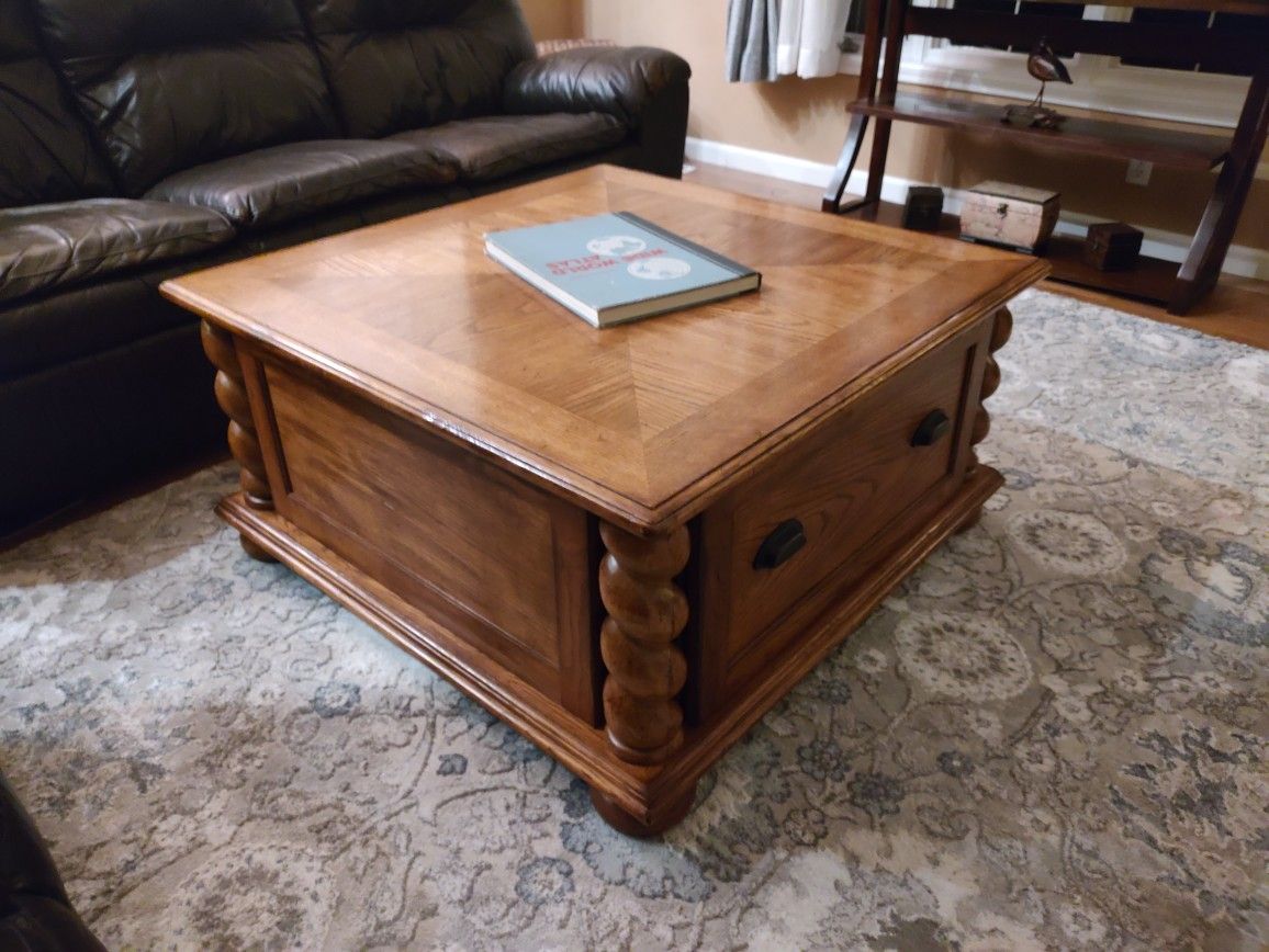 Eddie Bauer For Lane Coffee Table for Sale in Redmond, WA - OfferUp