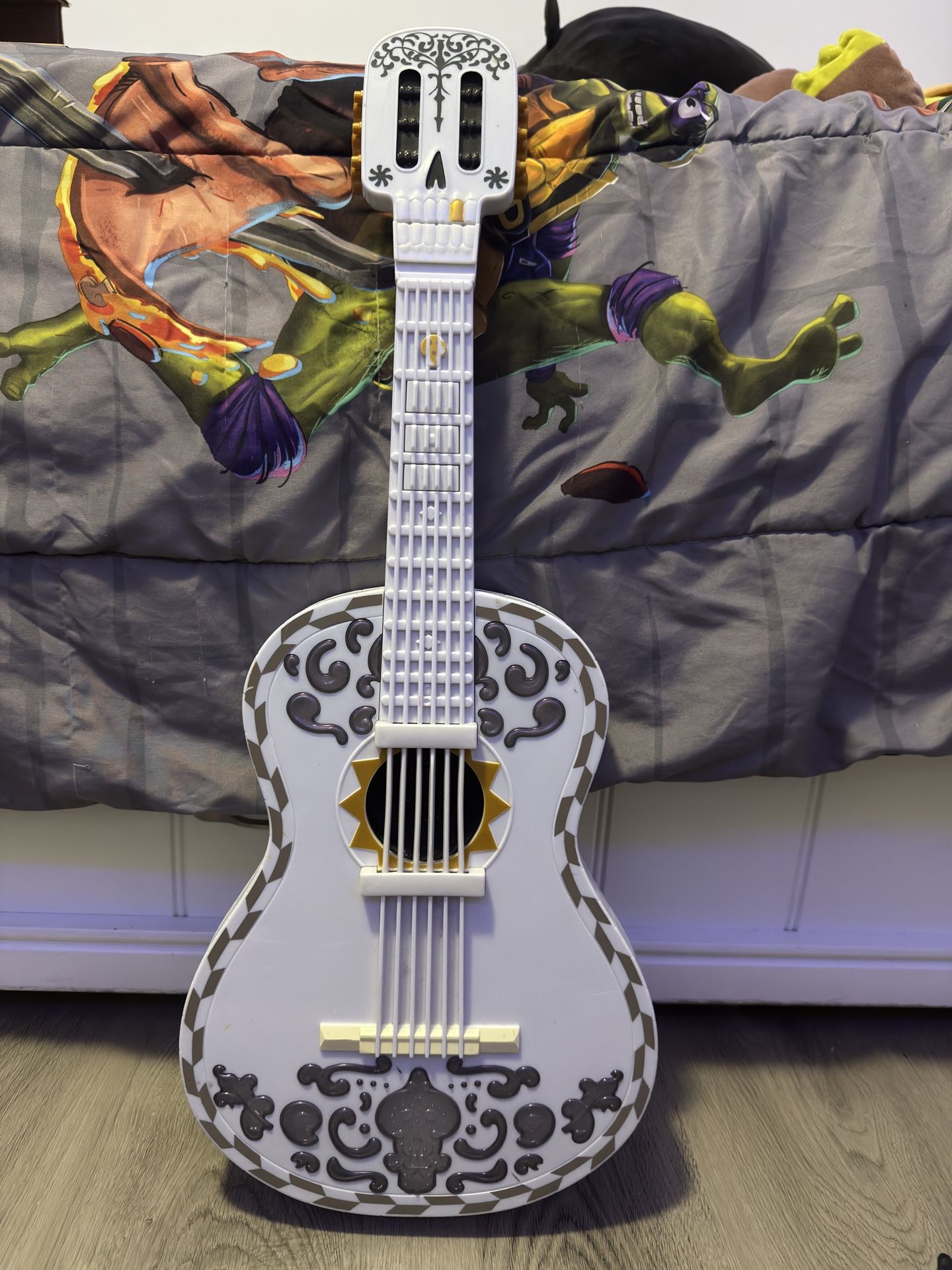 Coco Guitar for Sale in Miami, FL - OfferUp