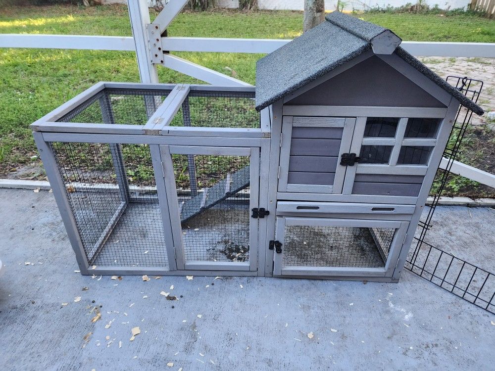 Aivituvin Rabbit Hutch for Sale in Boynton Beach, FL - OfferUp