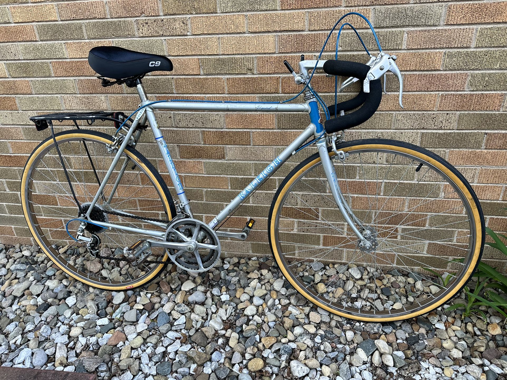 Vintage Touring Road Bike Raleigh 54cm (M) for Sale in Morton Grove, IL ...