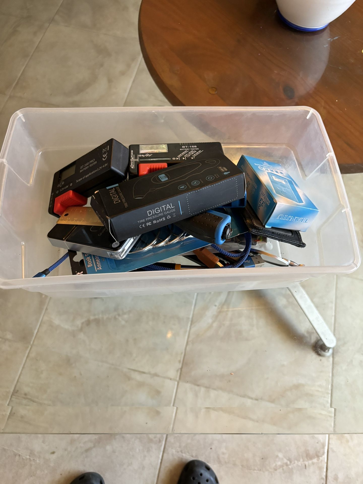 Box Of Gadgets for Sale in Bakersfield, CA - OfferUp