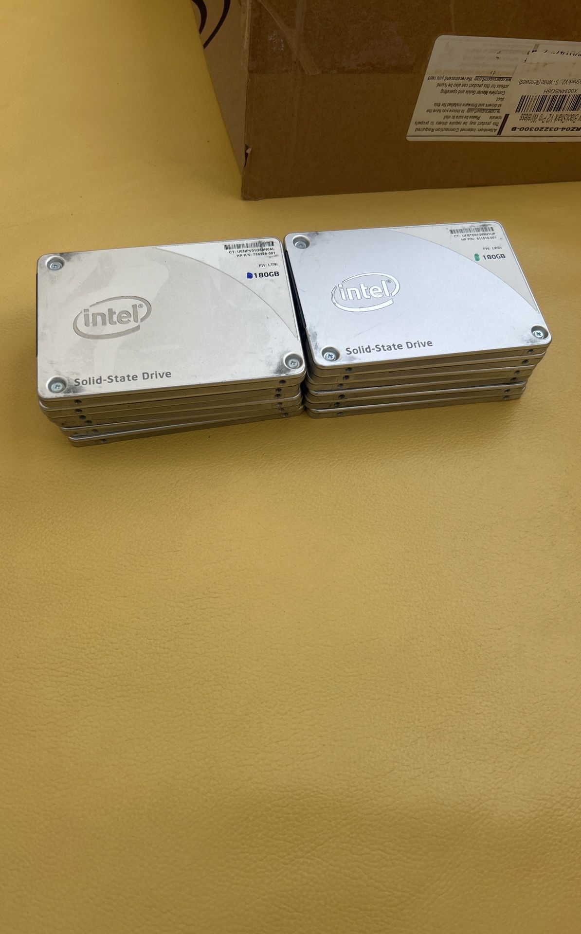 12 Intel Solid State Drive (180gb) for Sale in Miami, FL - OfferUp
