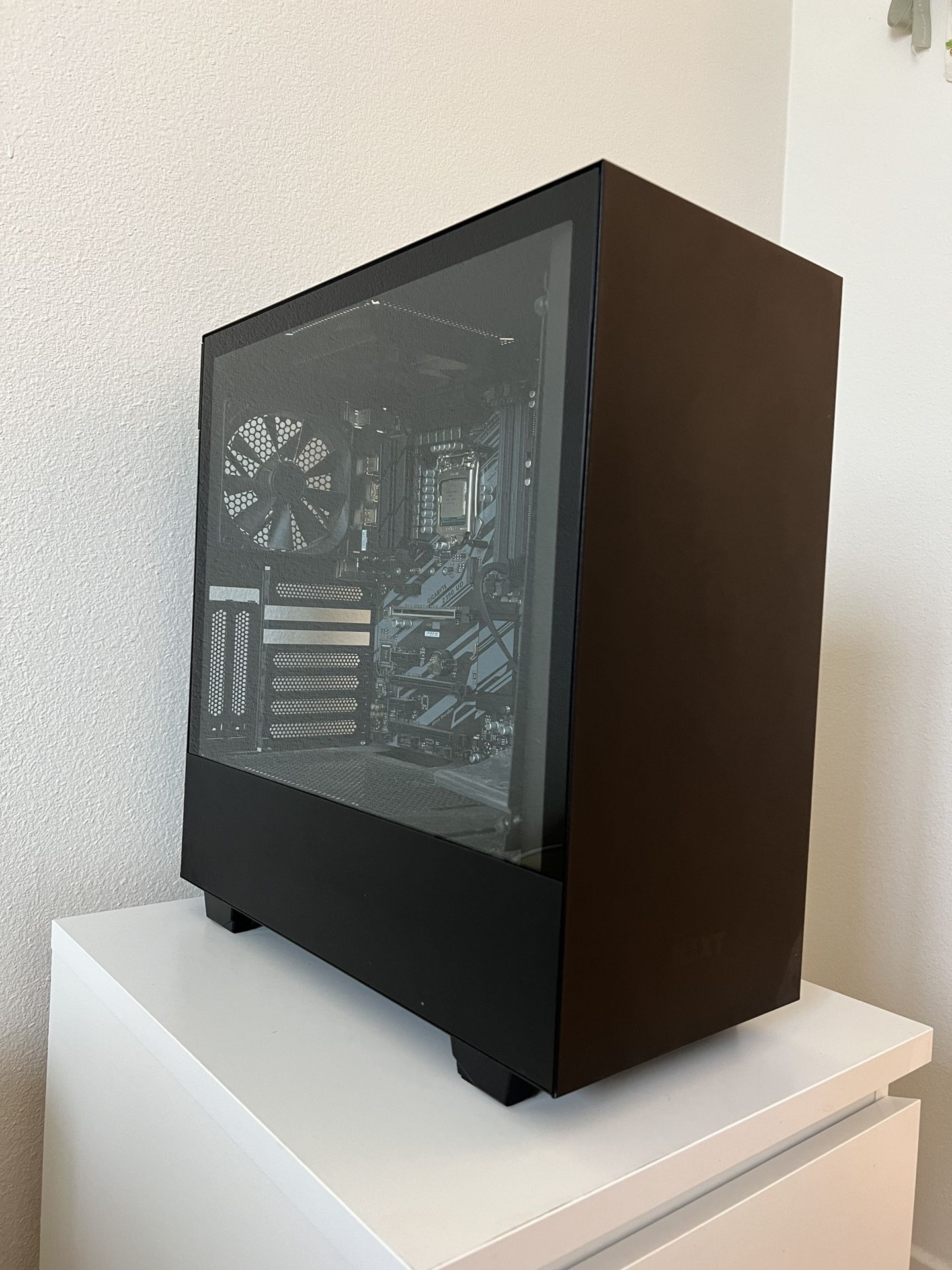 NZXT PC case with Intel i7 processor already installed. for Sale in San ...